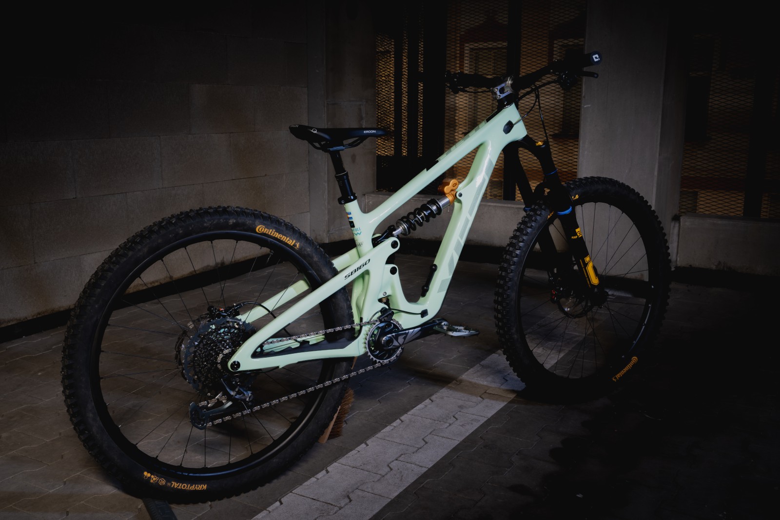 Yeti SB160 - WonderFull Edition - Adam_Homolka's Bike Check - Vital MTB